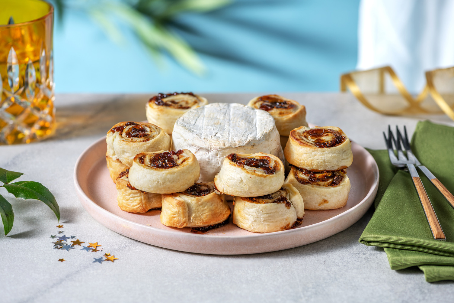Honey and Rosemary Baked Camembert Recipe | HelloFresh