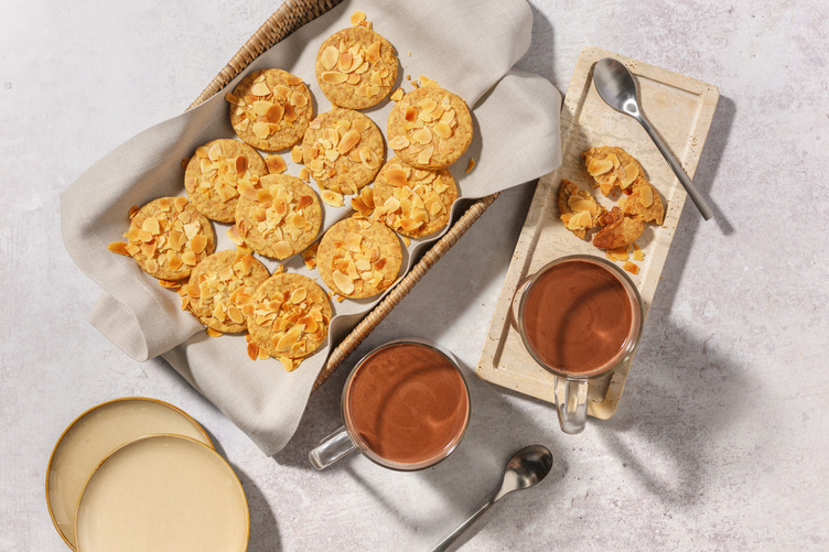 Au coin du feu : chocolat chaud & sablés Recette | HelloFresh