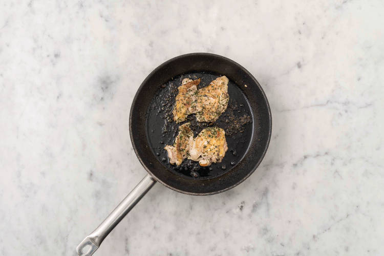 Easy Garlic Chicken & Herby Rice Bake Recipe | HelloFresh