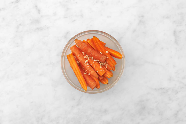 Gebakken heekfilet met zelfgemaakte rozemarijnboter Recept | HelloFresh