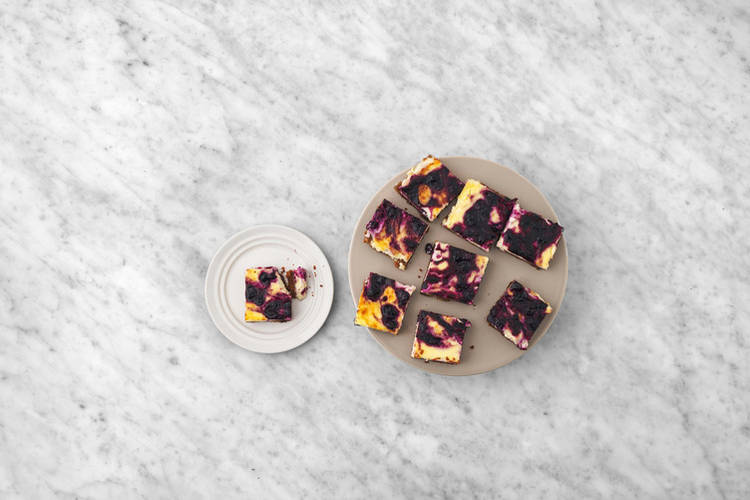 Cheesecake bites met blauwe bessen Recept | HelloFresh