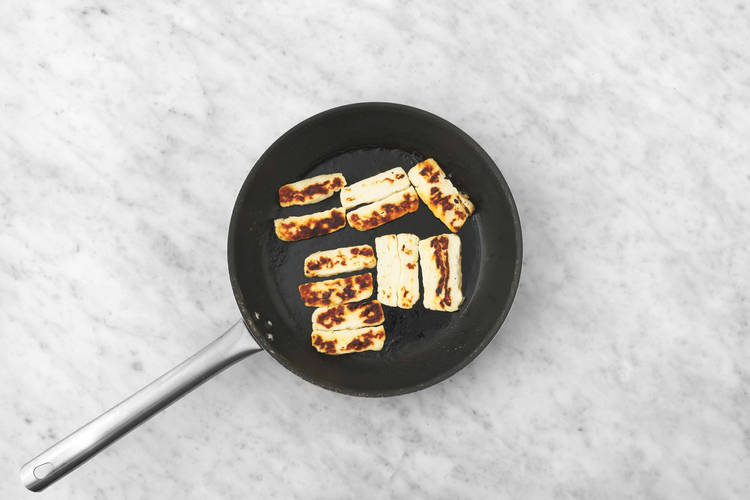 Cæsarsalatwraps med grillost | HelloFresh