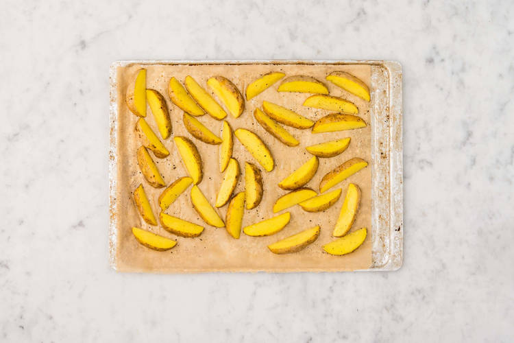 Rinderschnitzel mit Zwiebel-Kampot-Pfeffer-Soße Rezept | HelloFresh