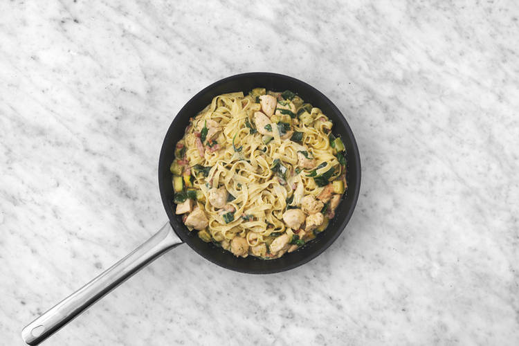 Luxe Chicken & Bacon Alfredo Fettuccine Recipe | HelloFresh